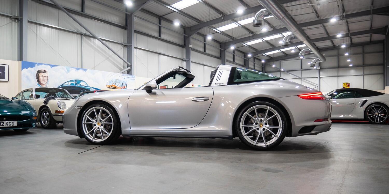 Used PORSCHE 911 2016 Silver in Shrewsbury, Shropshire | Lakeside Classics